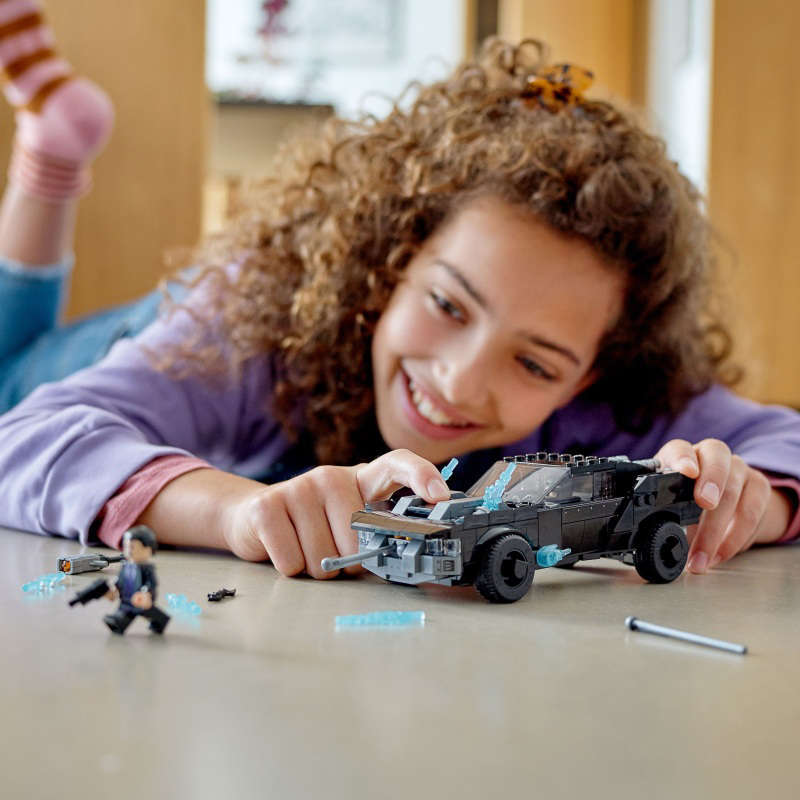 λαμπάδα πασχαλινή με παιχνίδι LEGO Super Heroes Batmobile, The Penguin ...