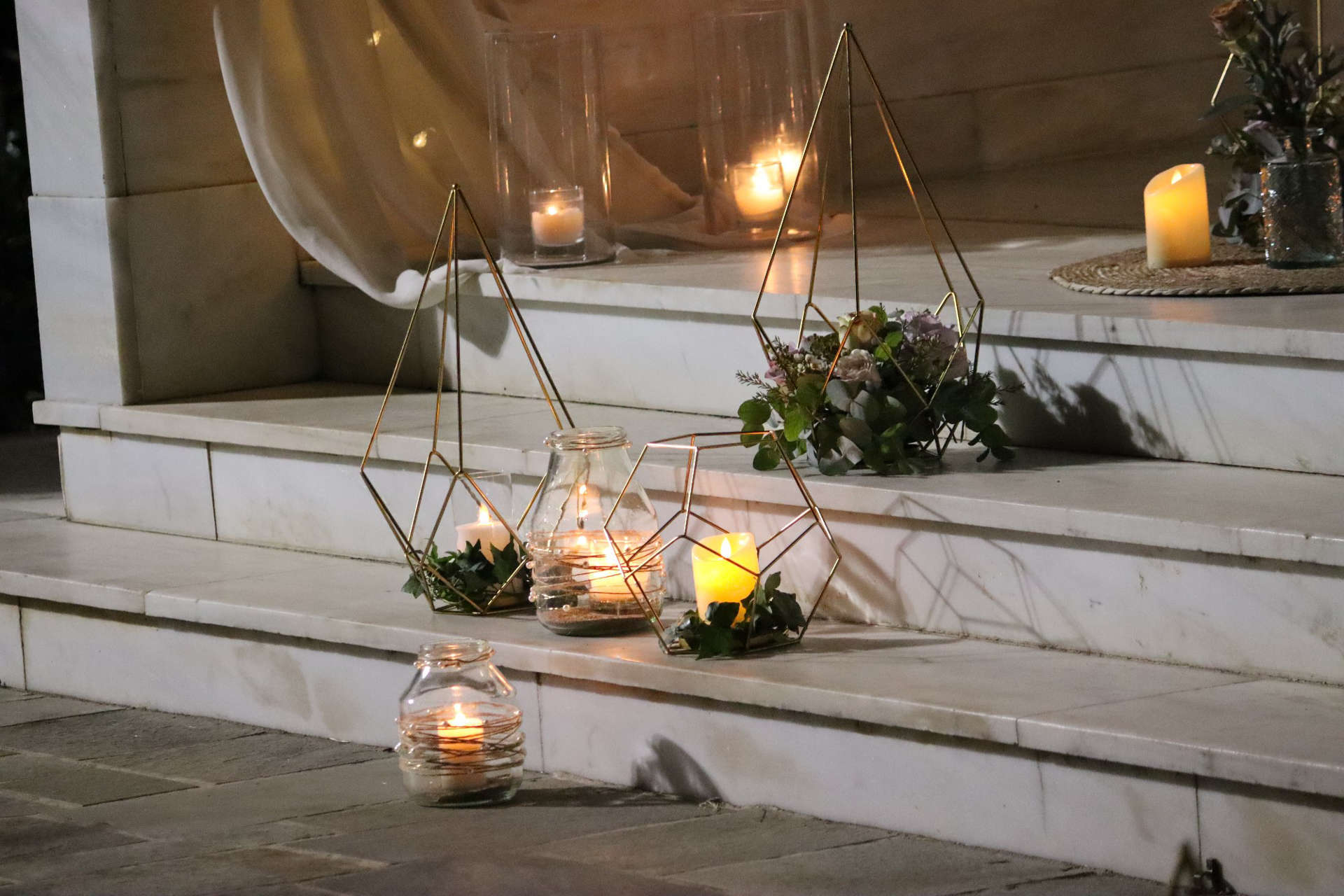 Διακόσμηση εκκλησίας για γάμο με φυσικά λουλούδια,, Anna's Secret