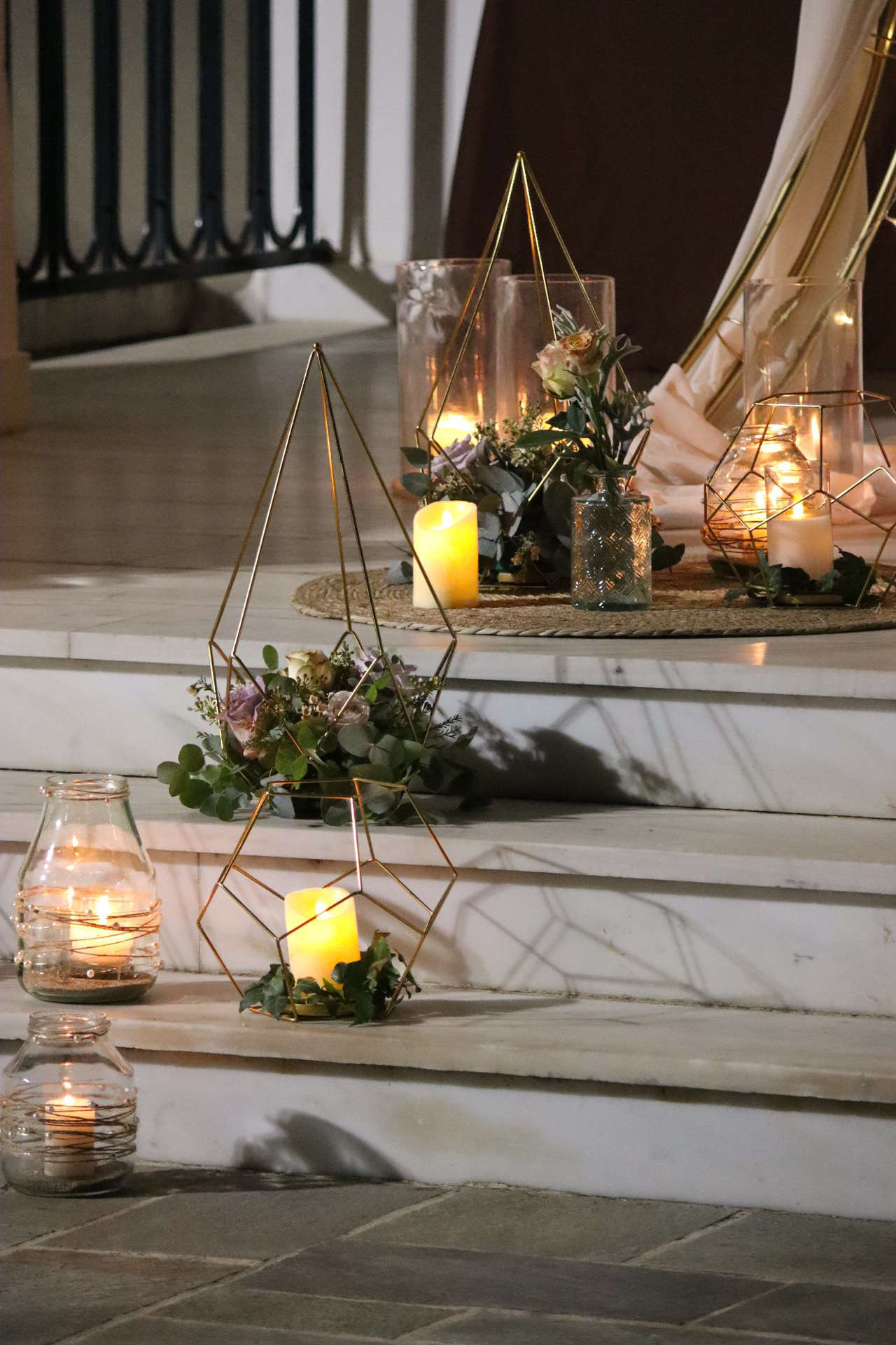 Διακόσμηση εκκλησίας για γάμο με φυσικά λουλούδια,, Anna's Secret